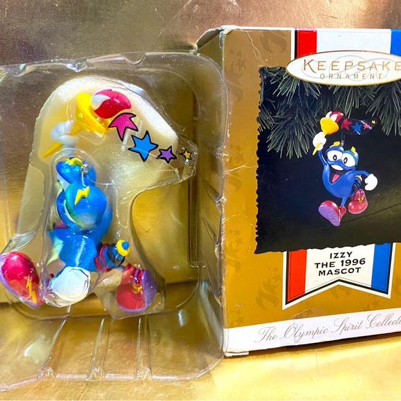 KEEPSAKE the Label | Holiday | Hallmark Keepsake 996 Izzy Mascot ...